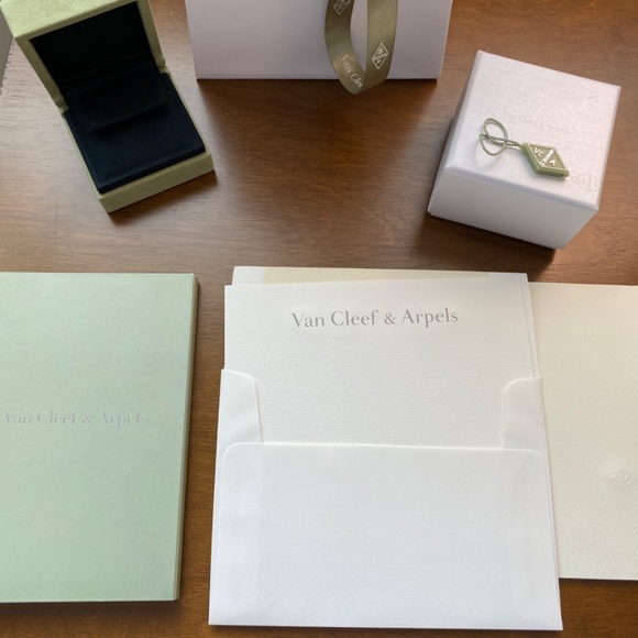 Van Cleef & Arpels | Jewelry | Van Cleef And Arpels Packaging Lot ...